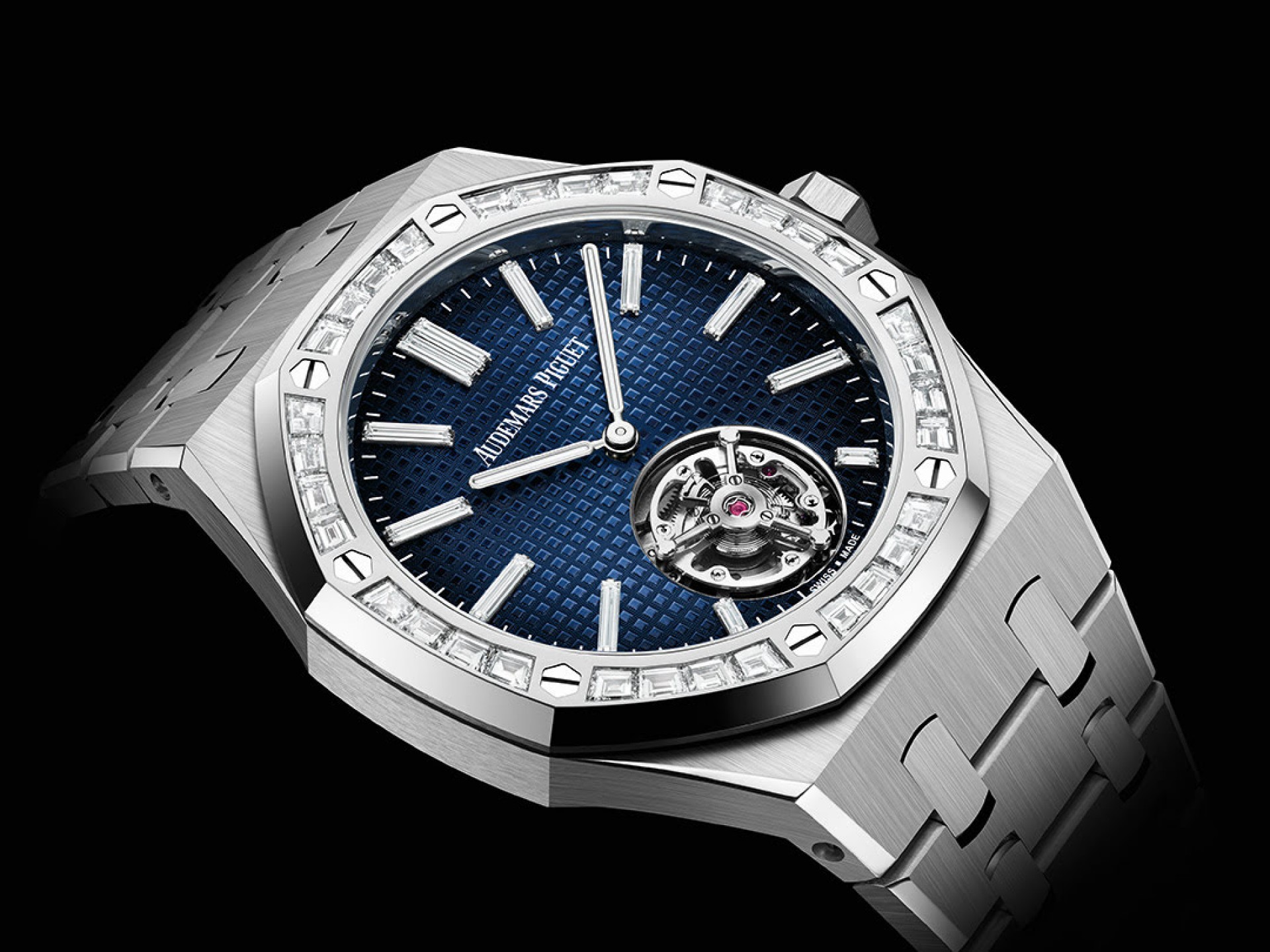 RD#3: a complicated timepiece in 37 mm