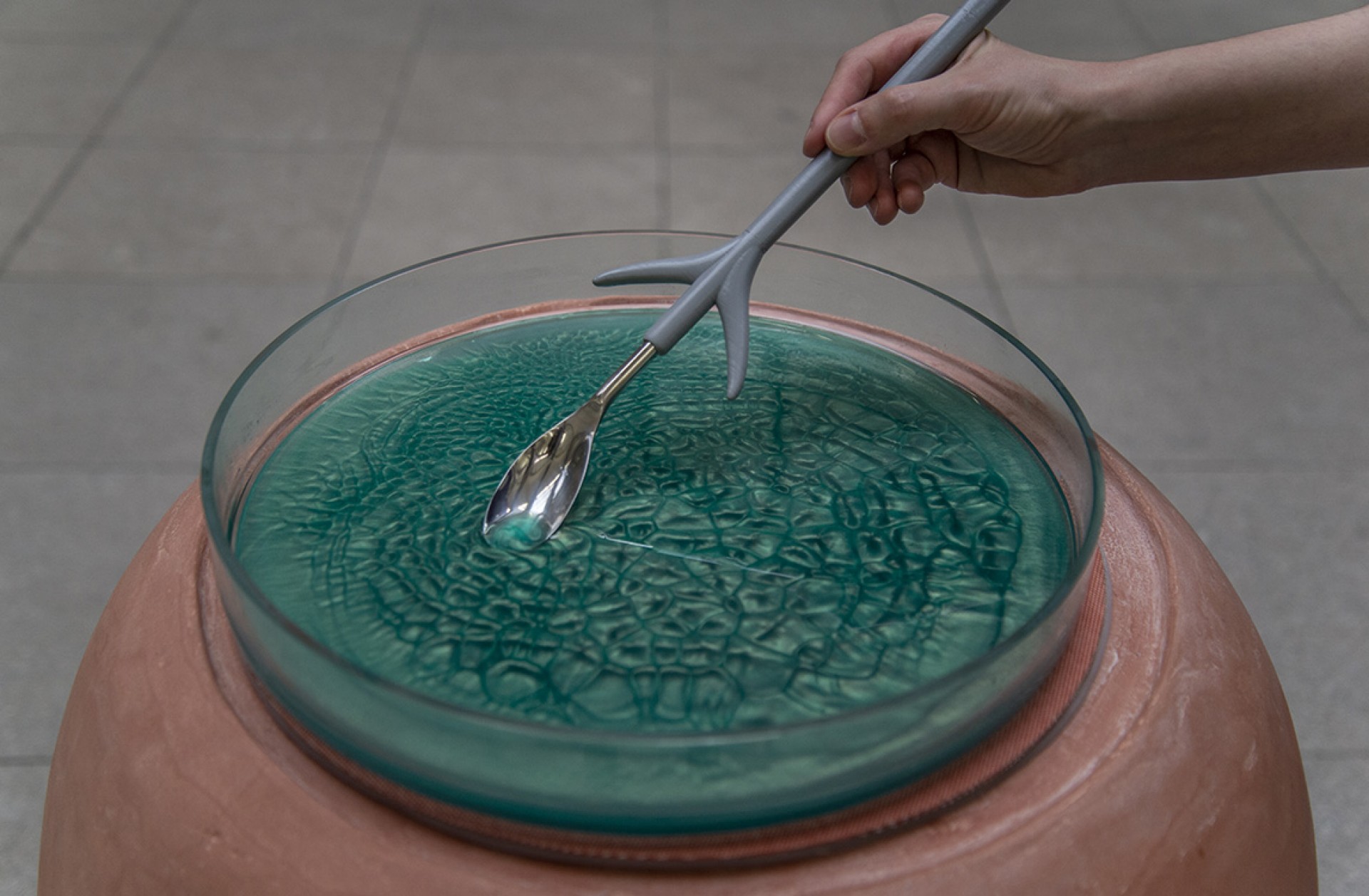 Alexandra Pirici: "Attune"