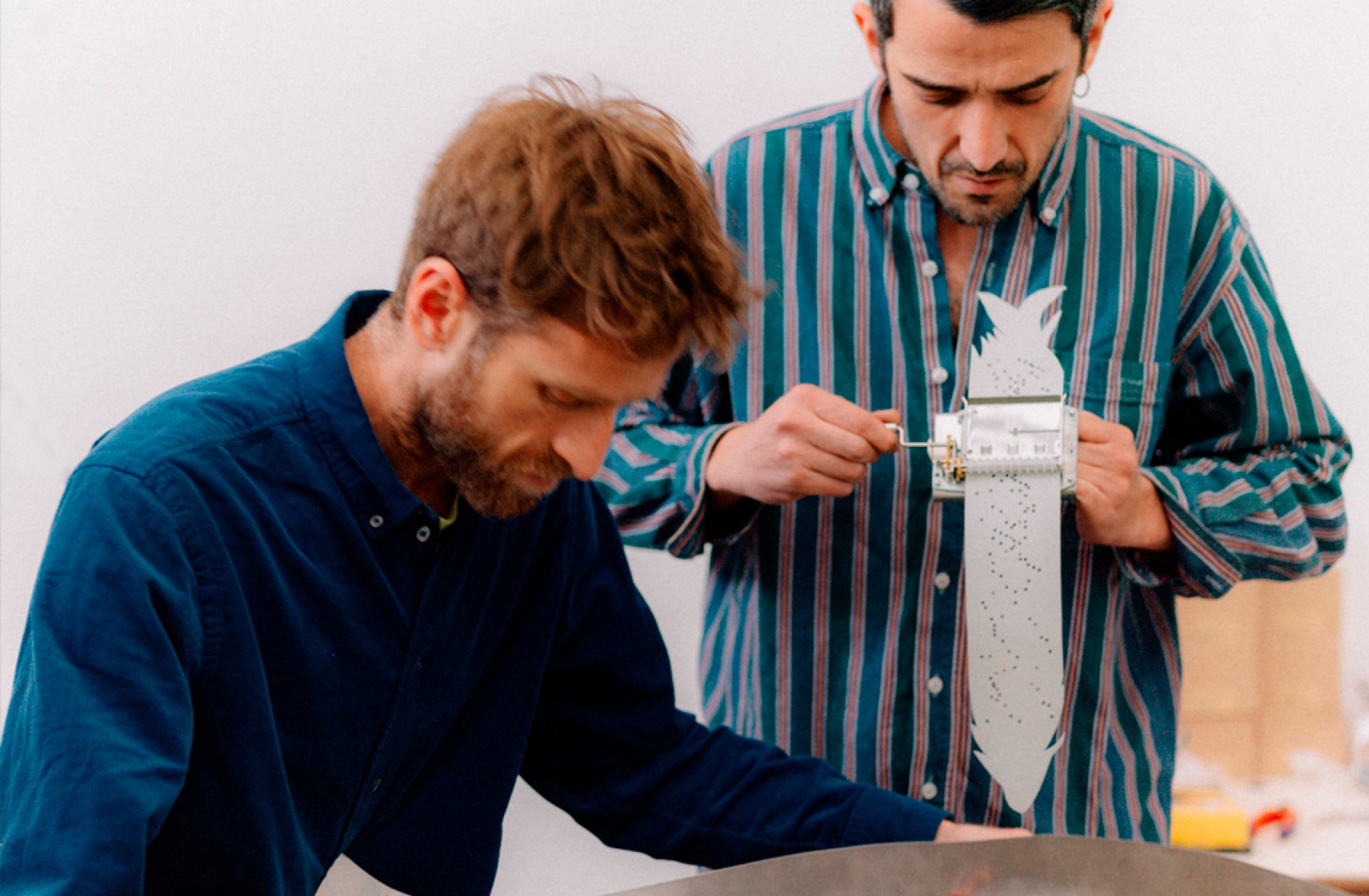 Petrit Halilaj e Álvaro Urbano: „Lunar Ensemble for Uprising Seas“