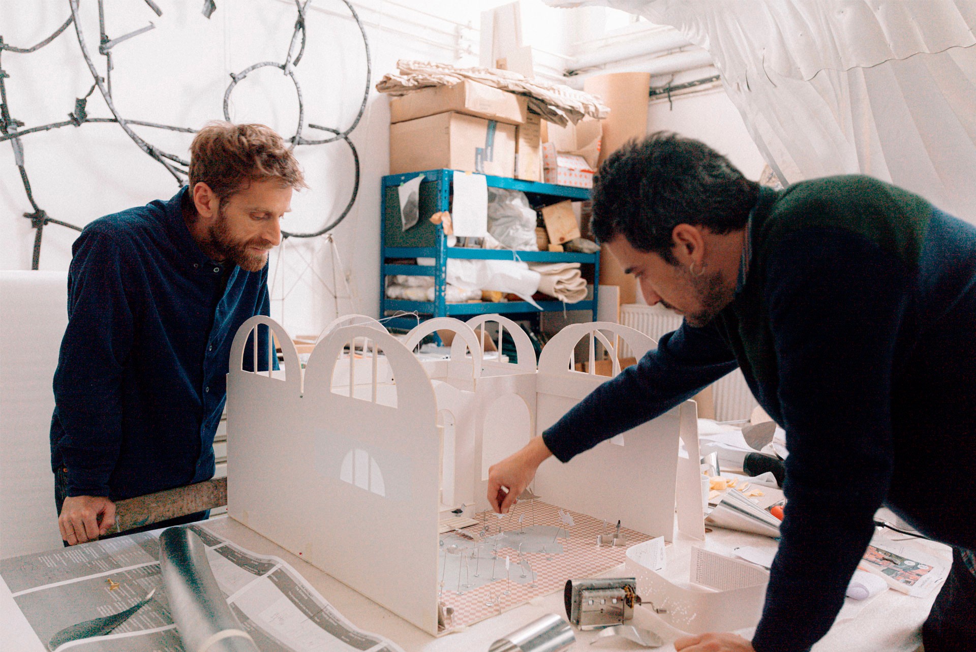 Petrit Halilaj和Álvaro Urbano：《海上月光重奏》